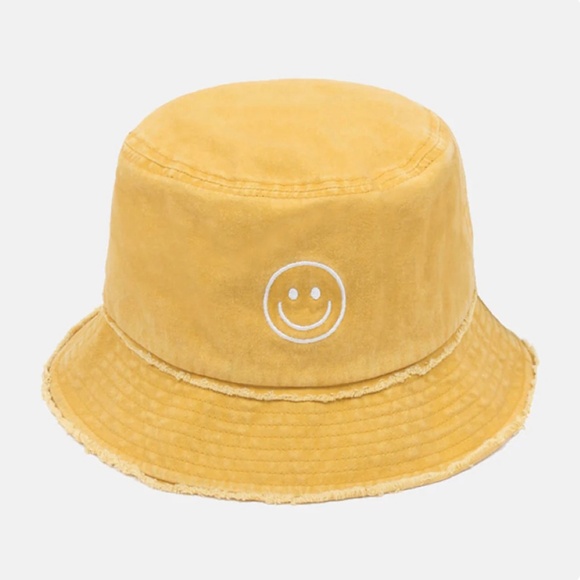 David and Young | Accessories | David And Young Outline Smiley Face ...
